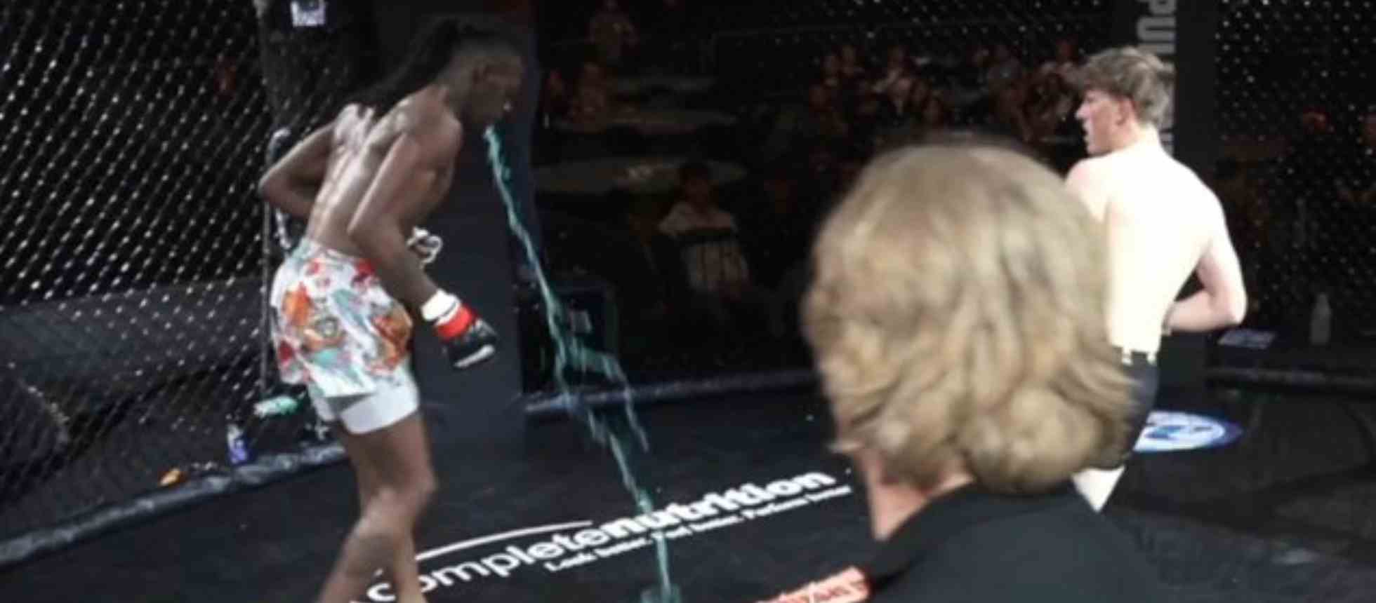 (Video) Vomit TKO puts a stop to MMA event between Kwajuan Mensah and ...